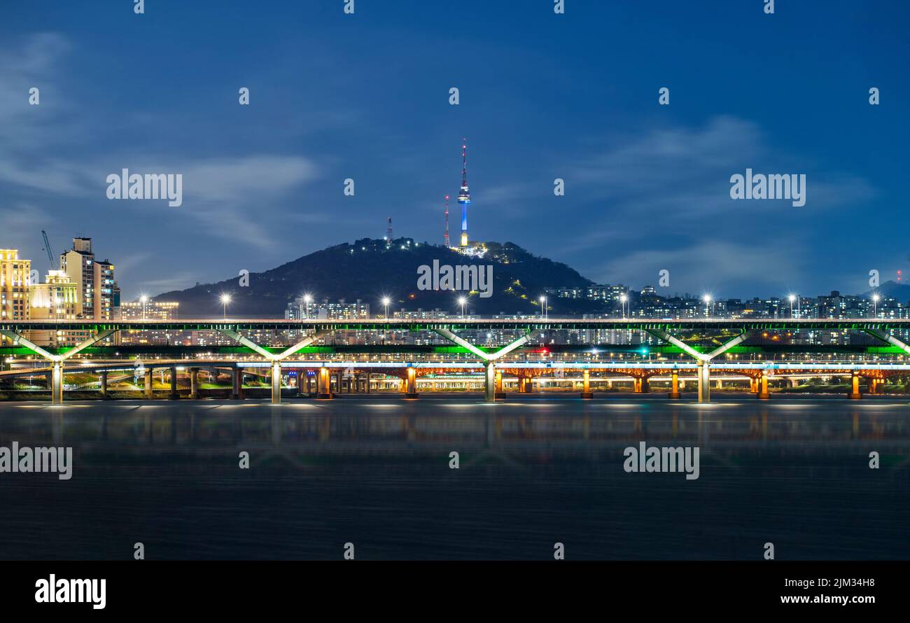 Night view of the Han River in Seoul Stock Photo - Alamy