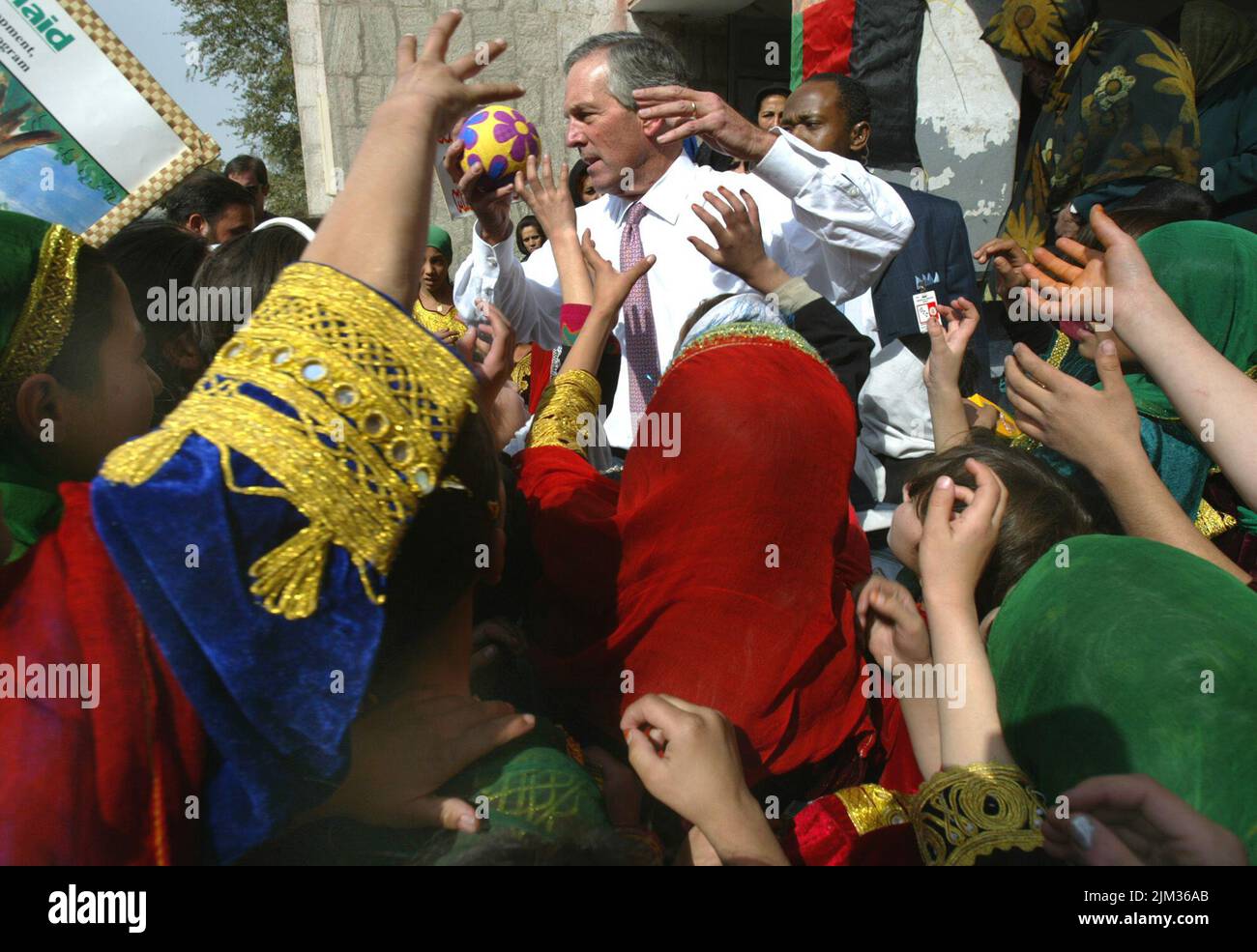 Office of the Secretary - SECRETARY DONALD EVANS IN IRAQ Stock Photo ...