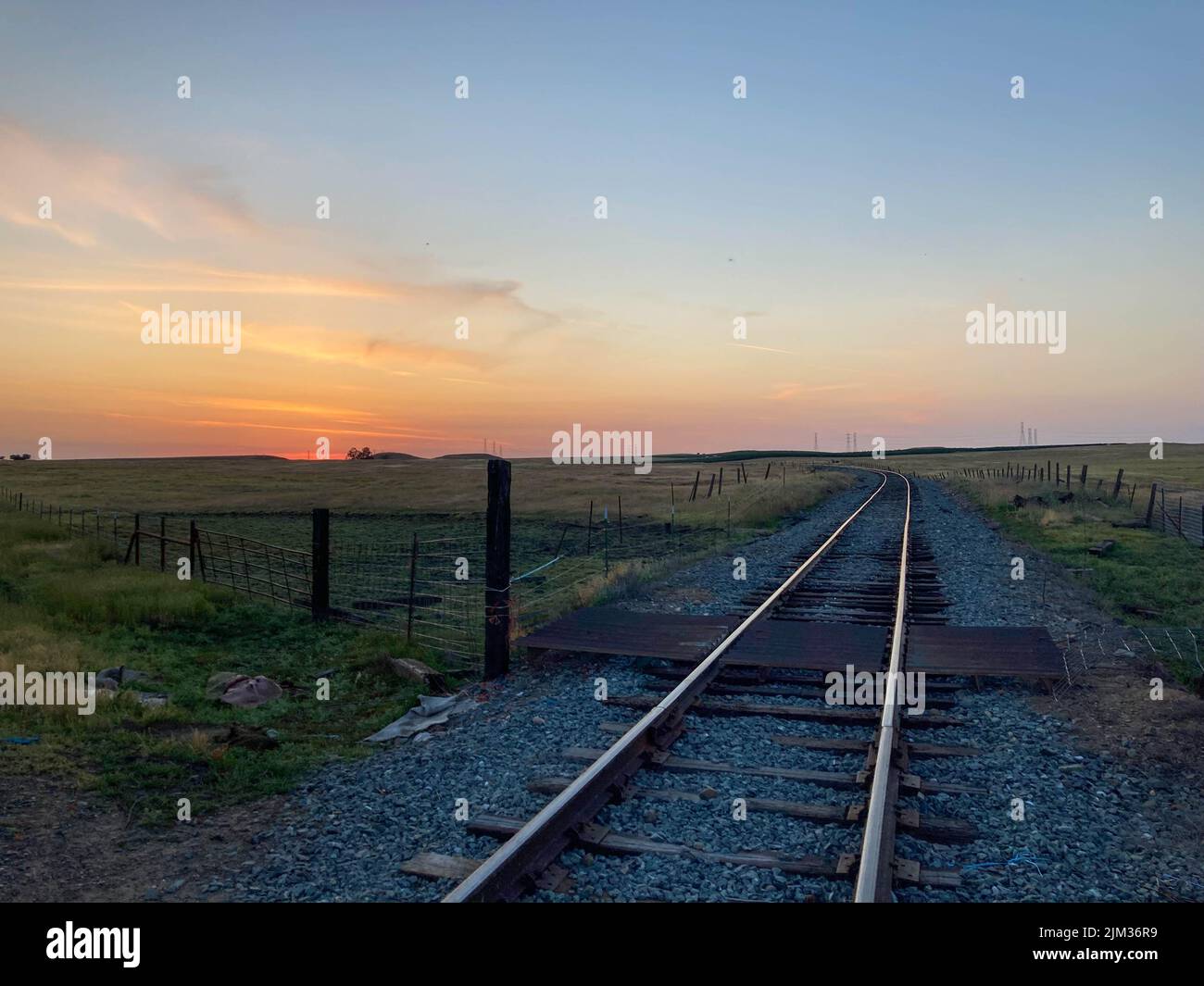 Train country sunset hi-res stock photography and images - Alamy