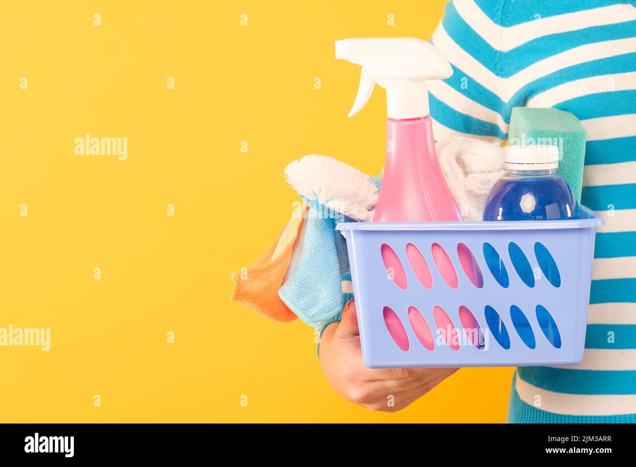 Woman holding detergent box hi-res stock photography and images - Alamy