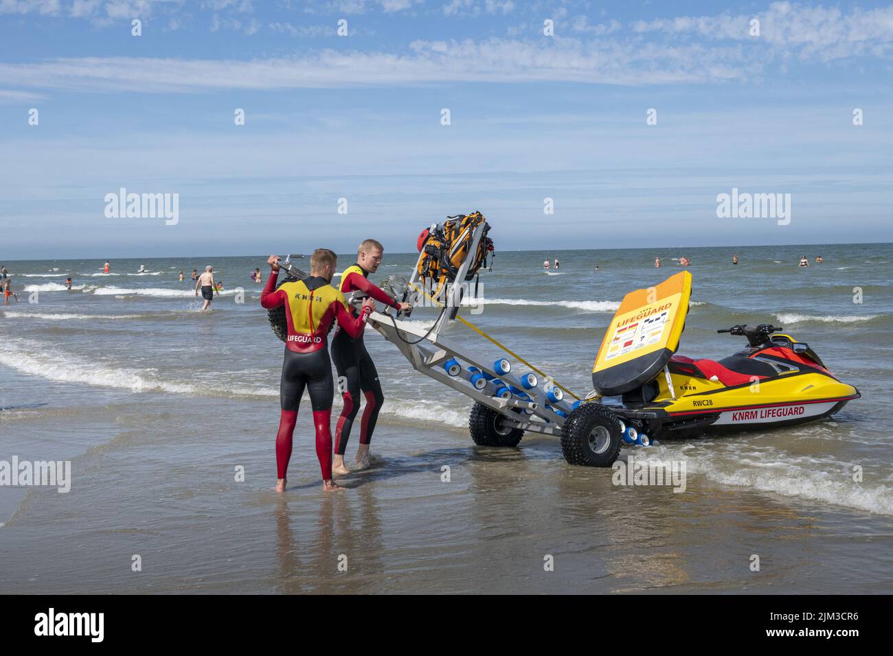 2022-08-04 12:53:10 AMELAND – Lifeguard exercise on Ameland. The Wadden ...