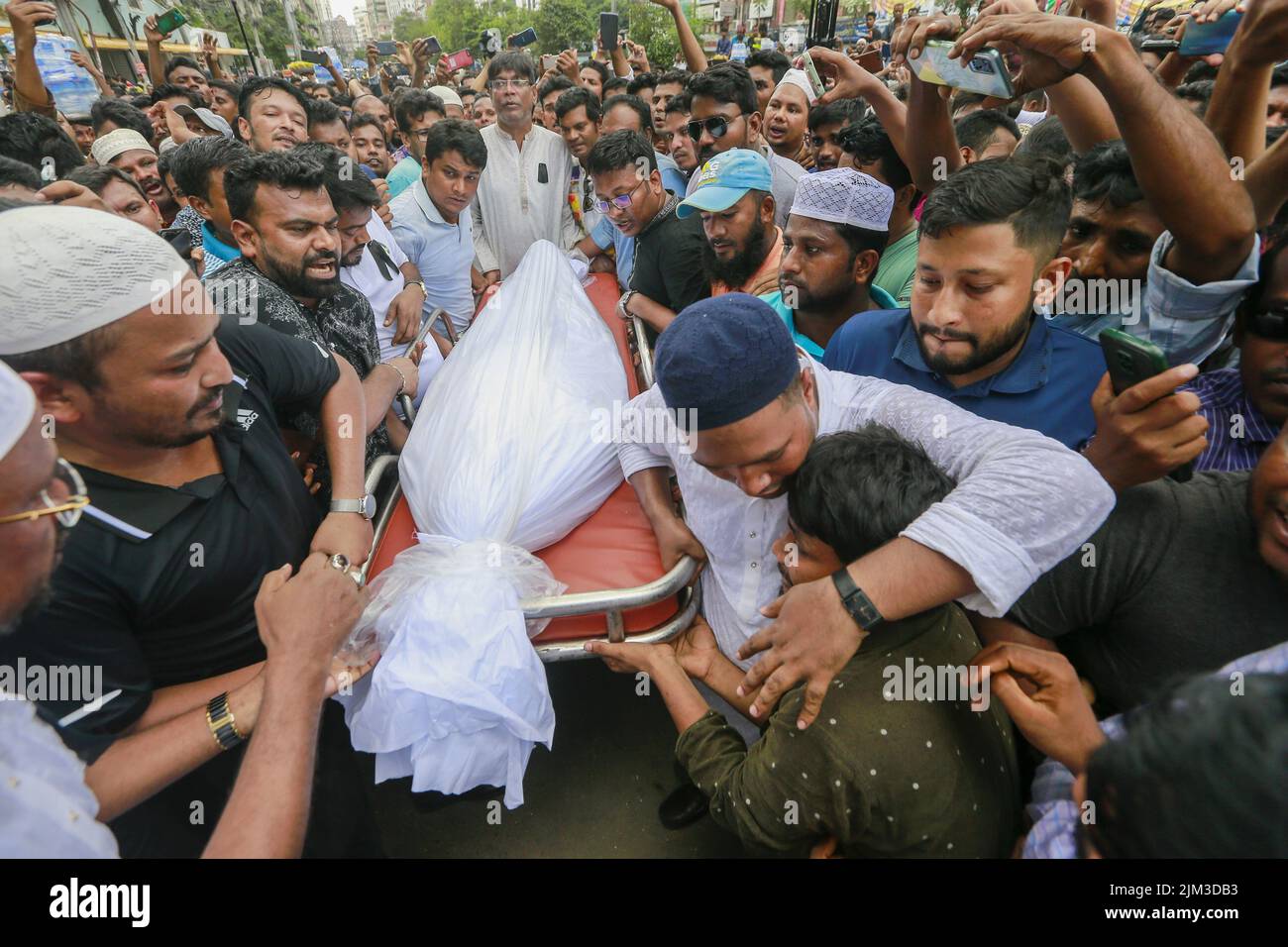 Dhaka, Bangladesh. 4th Aug, 2022. Leaders and activists of Bangladesh ...