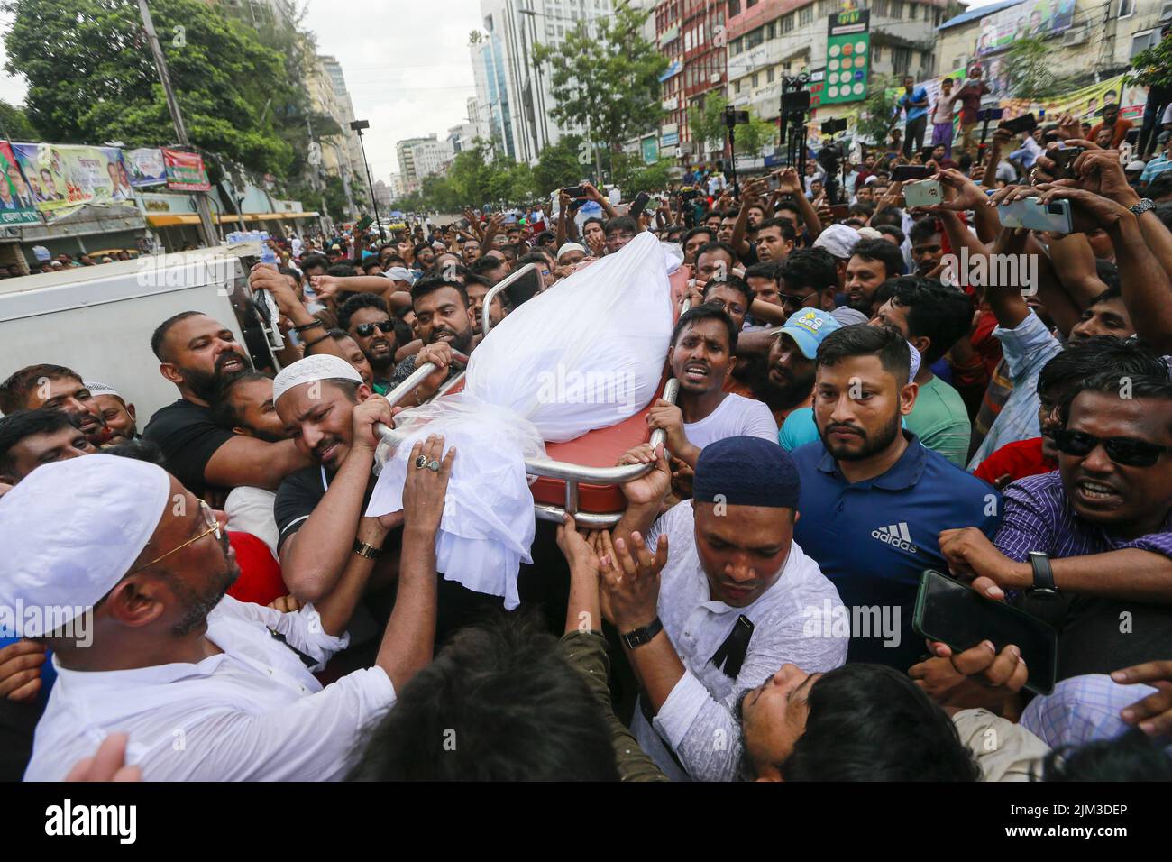 Dhaka, Bangladesh. 4th Aug, 2022. Leaders and activists of Bangladesh ...