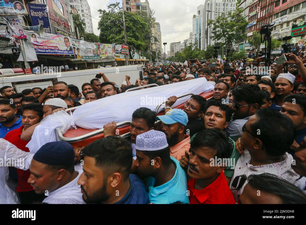 Dhaka, Bangladesh. 4th Aug, 2022. Leaders and activists of Bangladesh ...