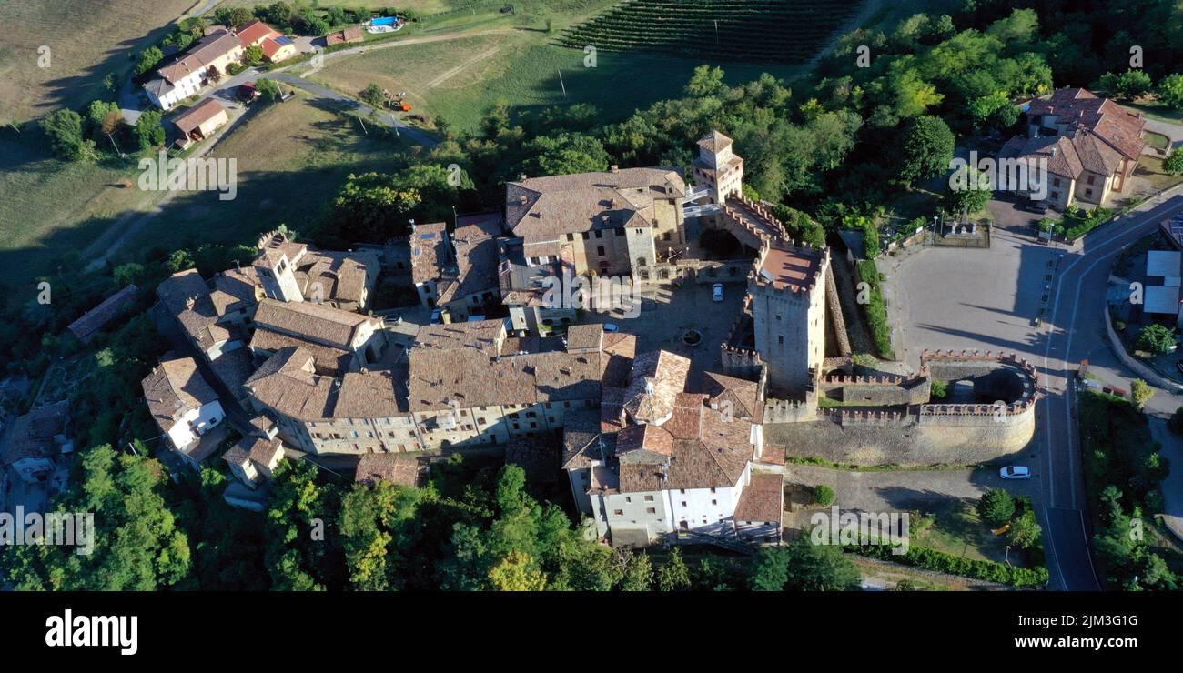 Time lapse view medieval castle hi-res stock photography and images - Alamy