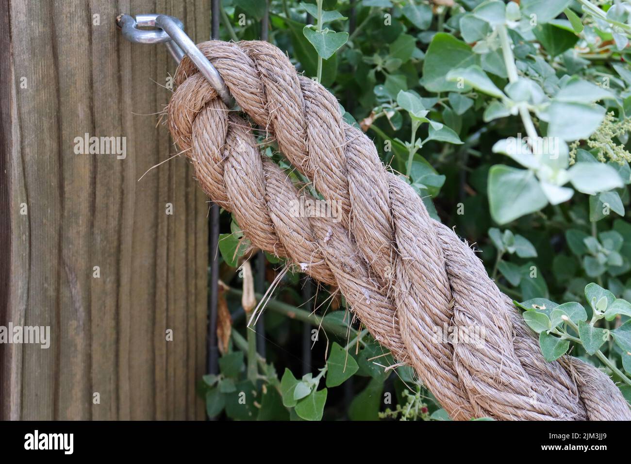 Rope tied wooden fence post hi-res stock photography and images - Alamy