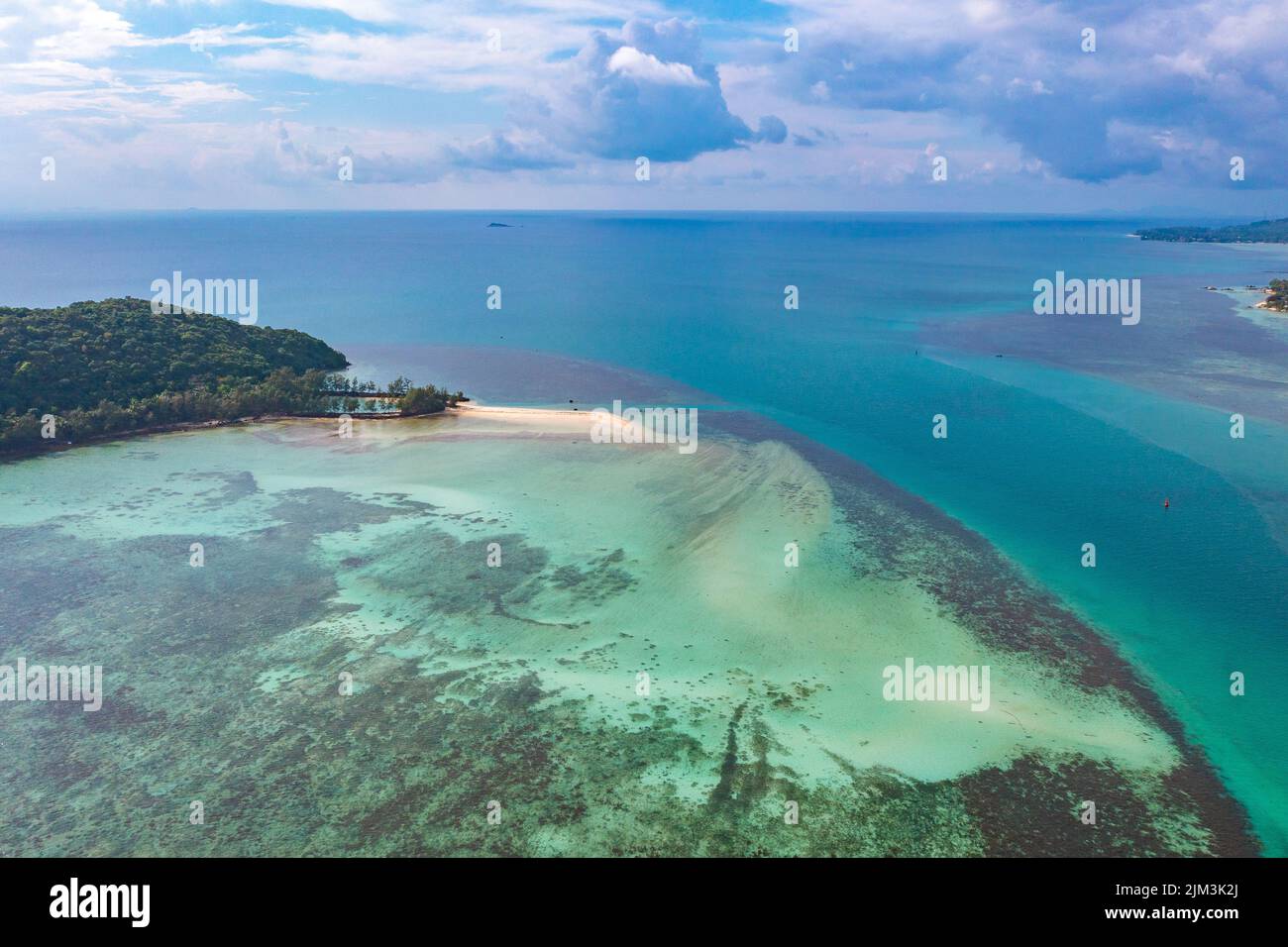 Aerial view of Thong Sala pier, boat and koh Tae Nai in koh Phangan ...