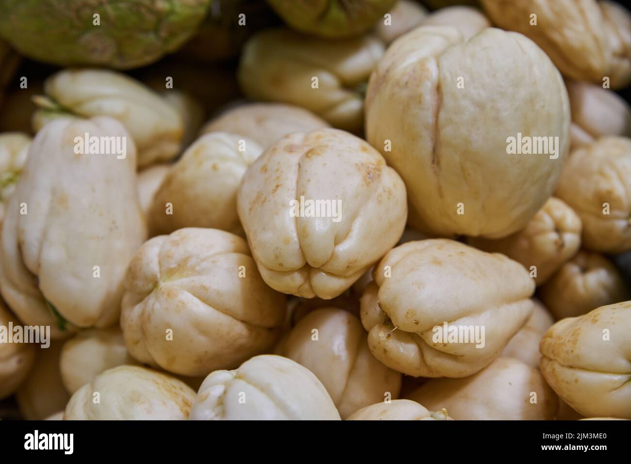Chayotes hi-res stock photography and images - Alamy