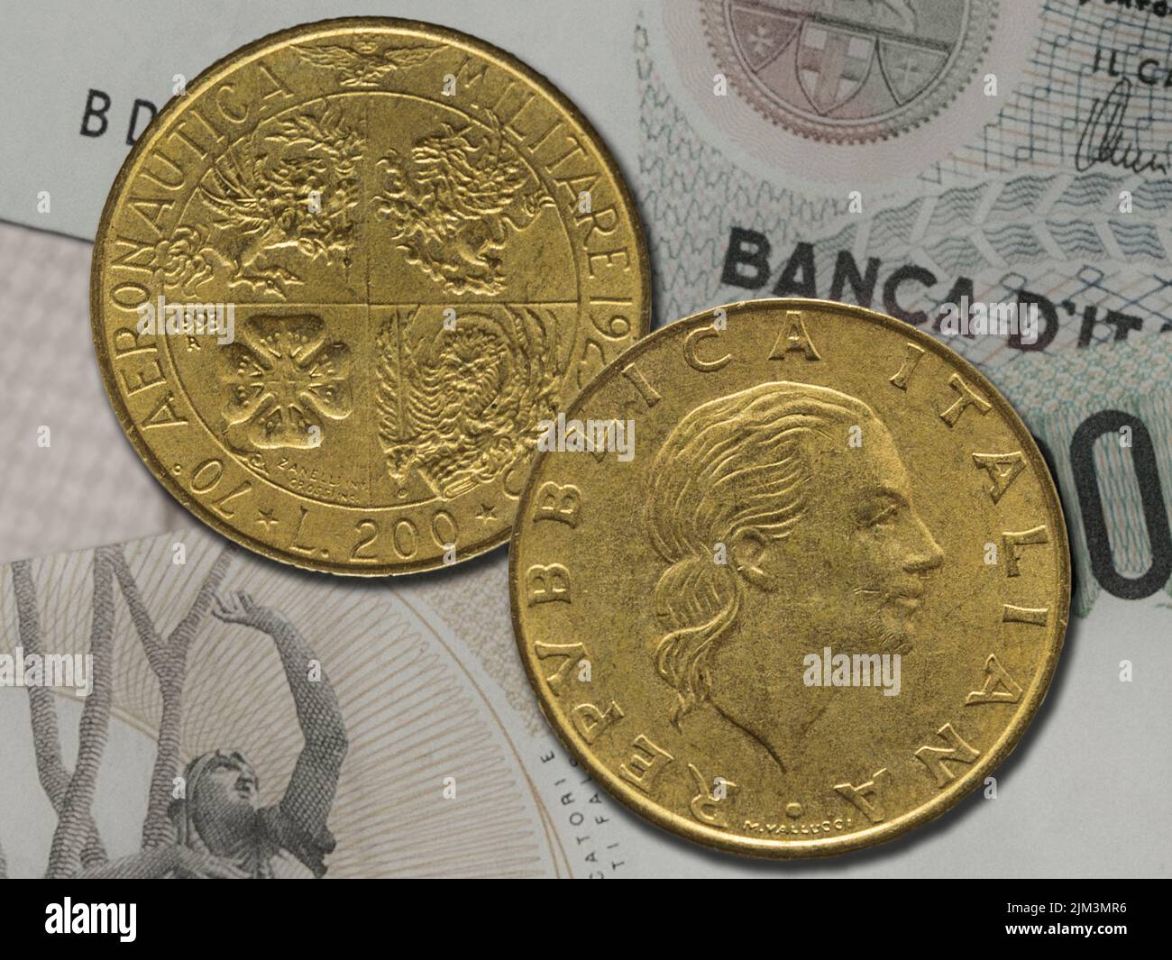 Old Italian lira coin obverse and reverse. old Republic of Italy ...