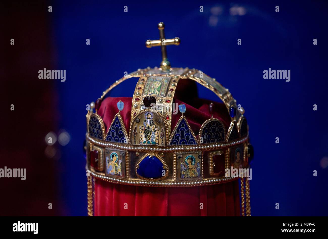 A copy of the Holy Crown from 1440 of a queen in the Visegrad fortress ...