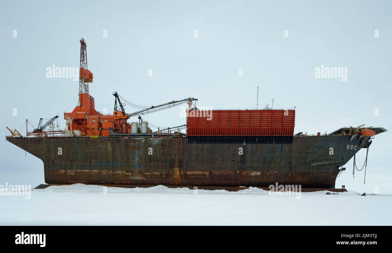 High island oil rig hi-res stock photography and images - Alamy