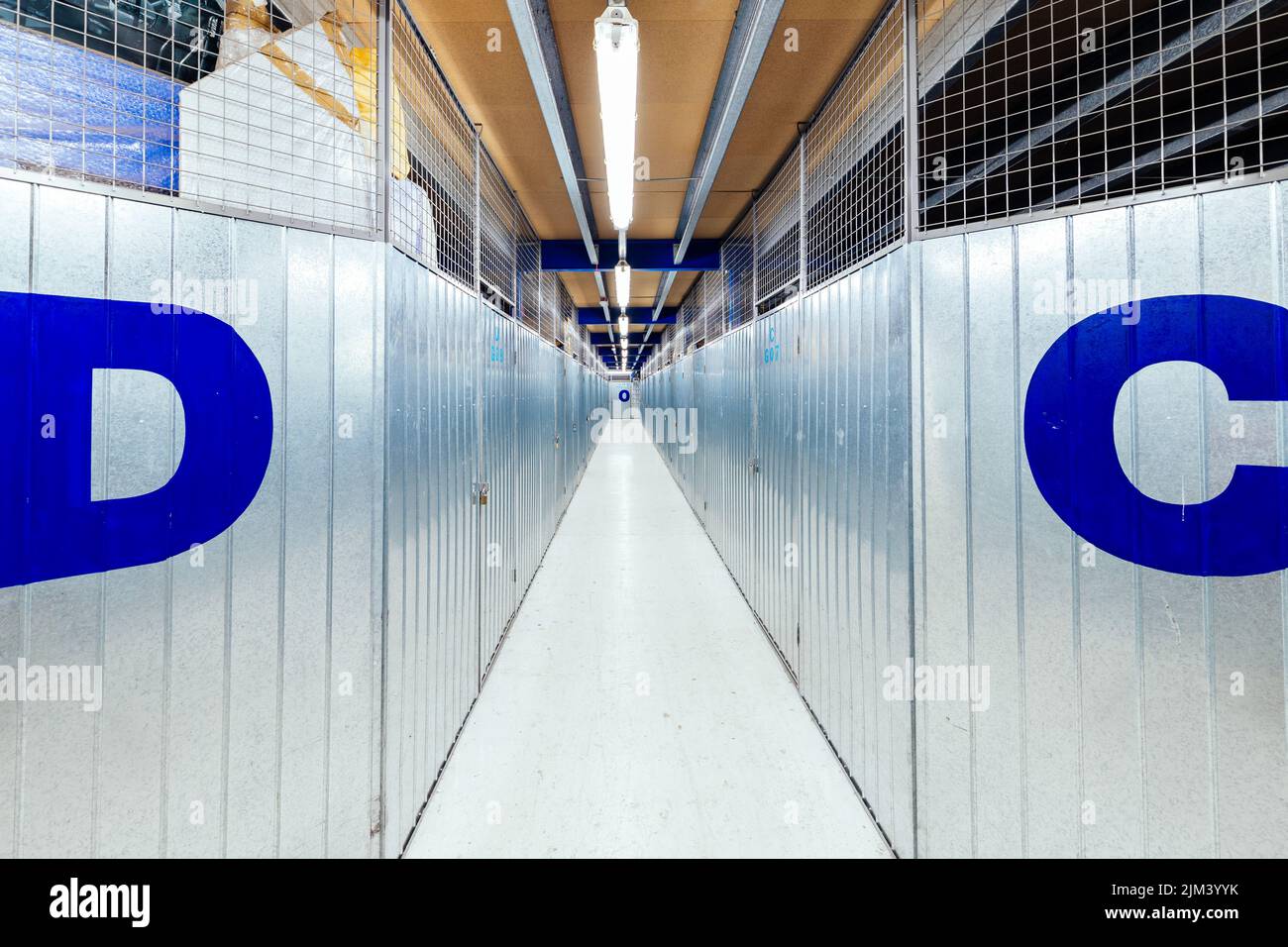 London commercial units hi-res stock photography and images - Alamy