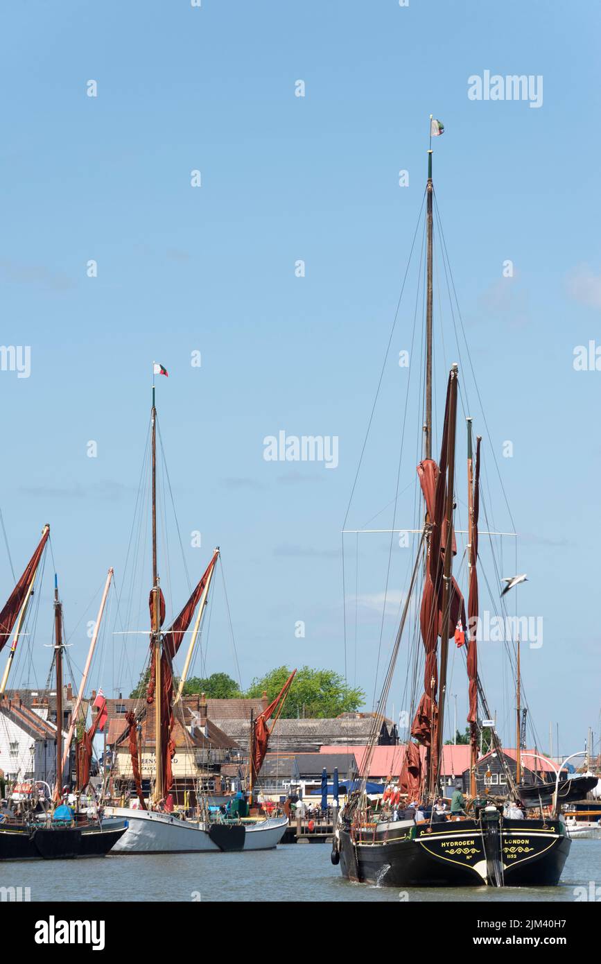 Hydrogen, historic Thames sailing Barge, sailing towards Maldon Hythe ...