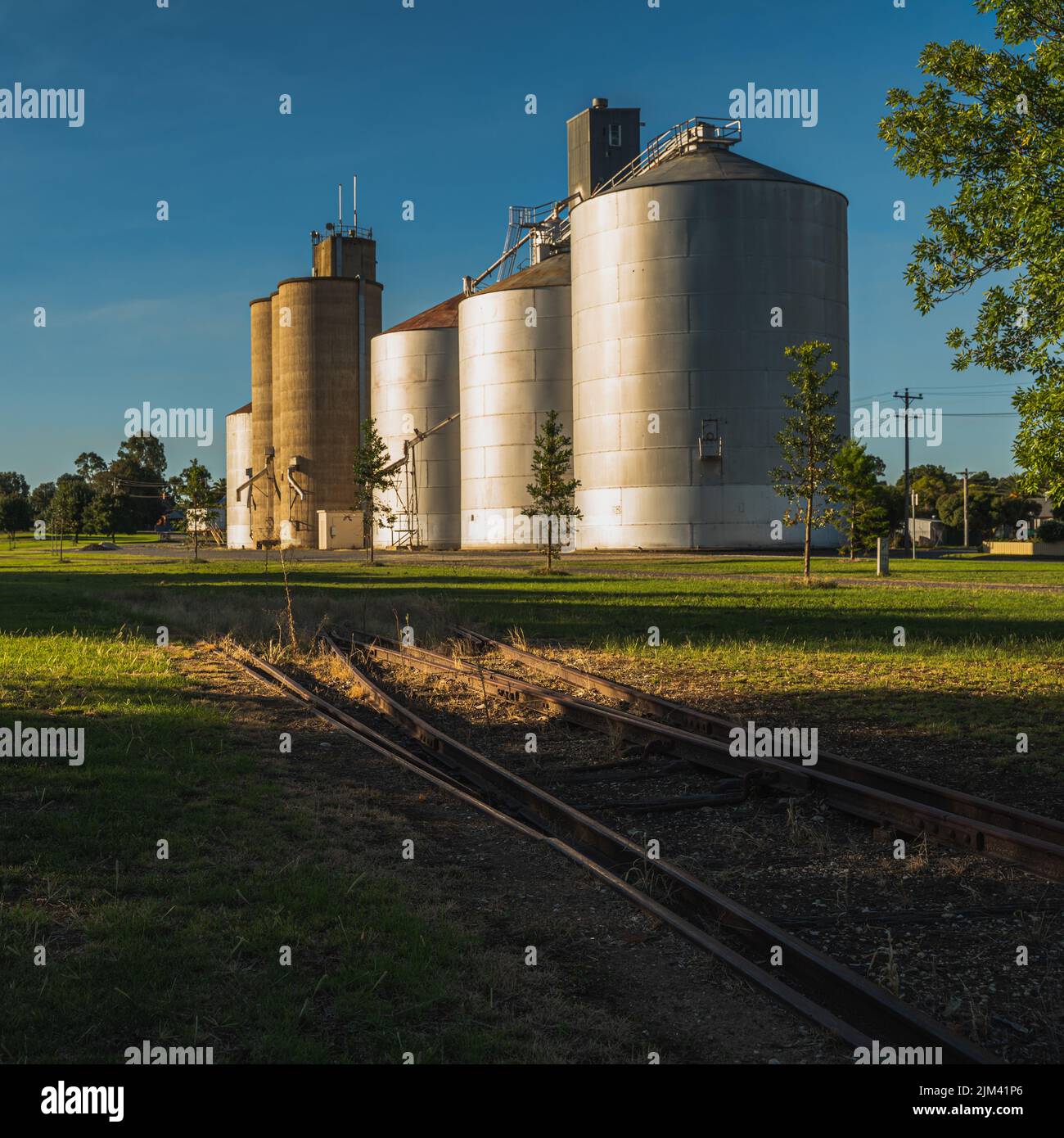 Abandoned silos in a rural Australian town Stock Photo - Alamy
