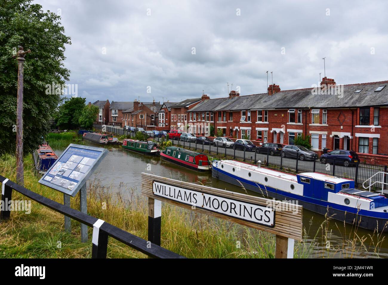 Chester canal basin hi-res stock photography and images - Alamy