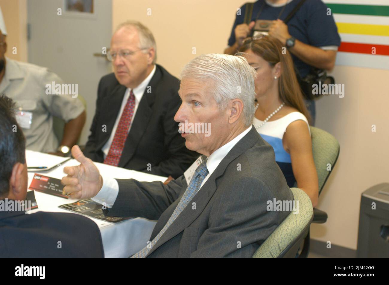 Office of the Secretary - SECRETARY DONALD EVANS WITH CHAIRMAN RICH ...