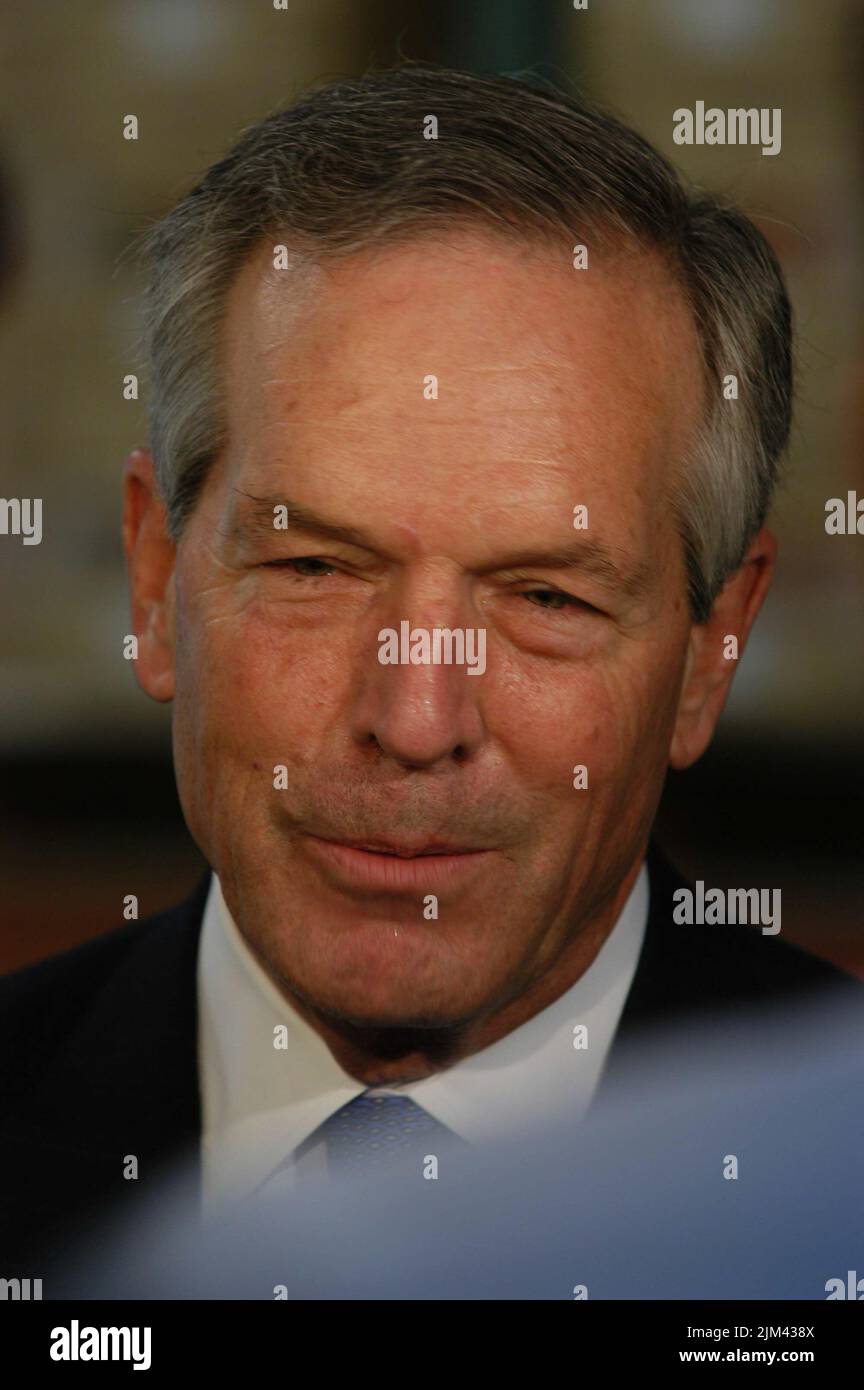 Office of the Secretary - SECRETARY DONALD EVANS WITH CHAIRMAN RICH ...