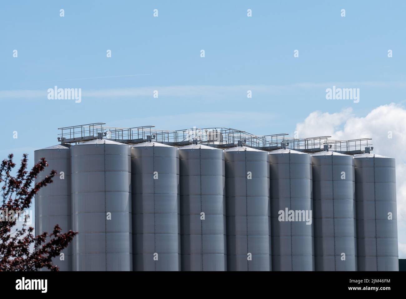 Silo structures hi-res stock photography and images - Alamy