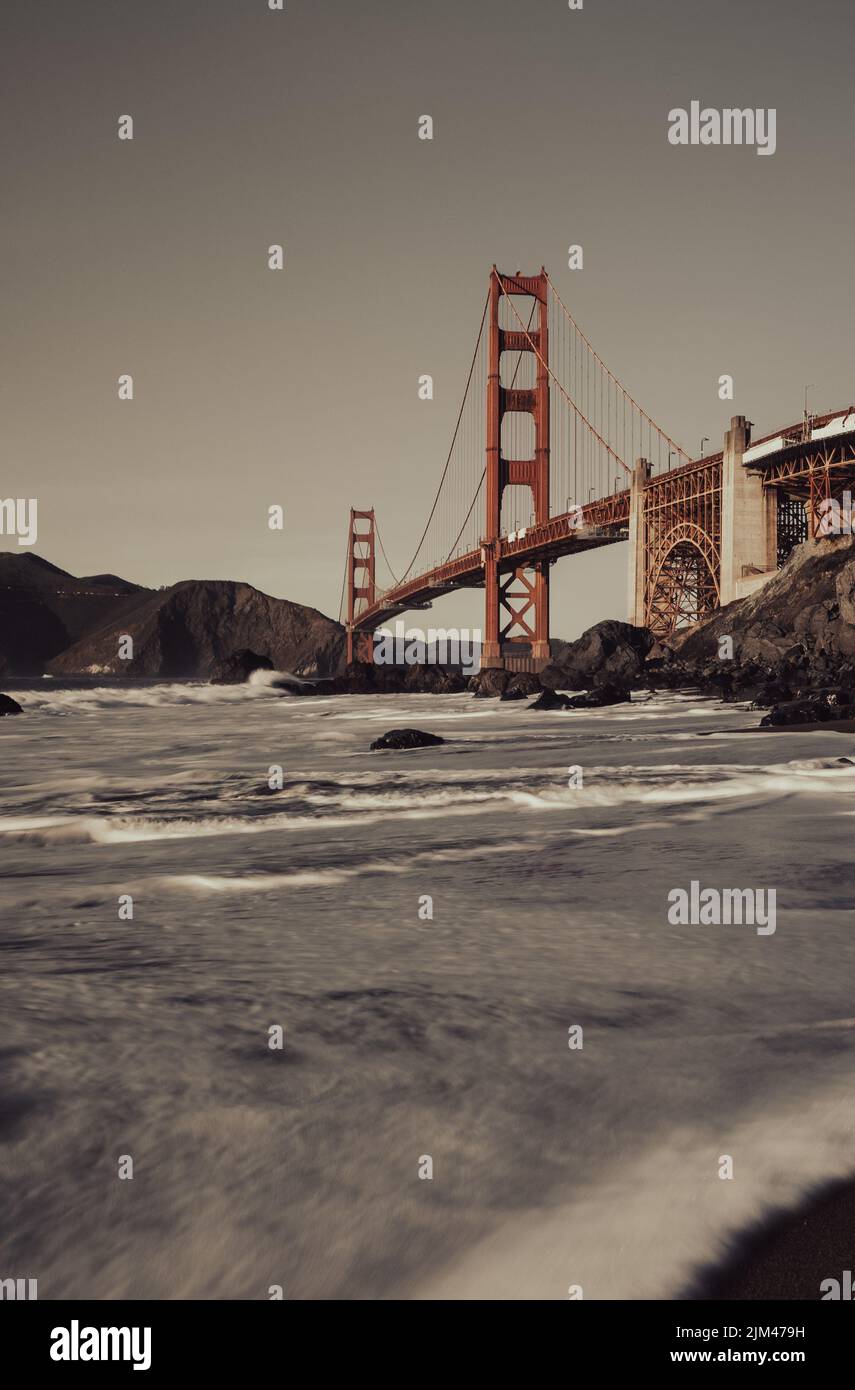 Vertical view golden gate bridge hi-res stock photography and images ...