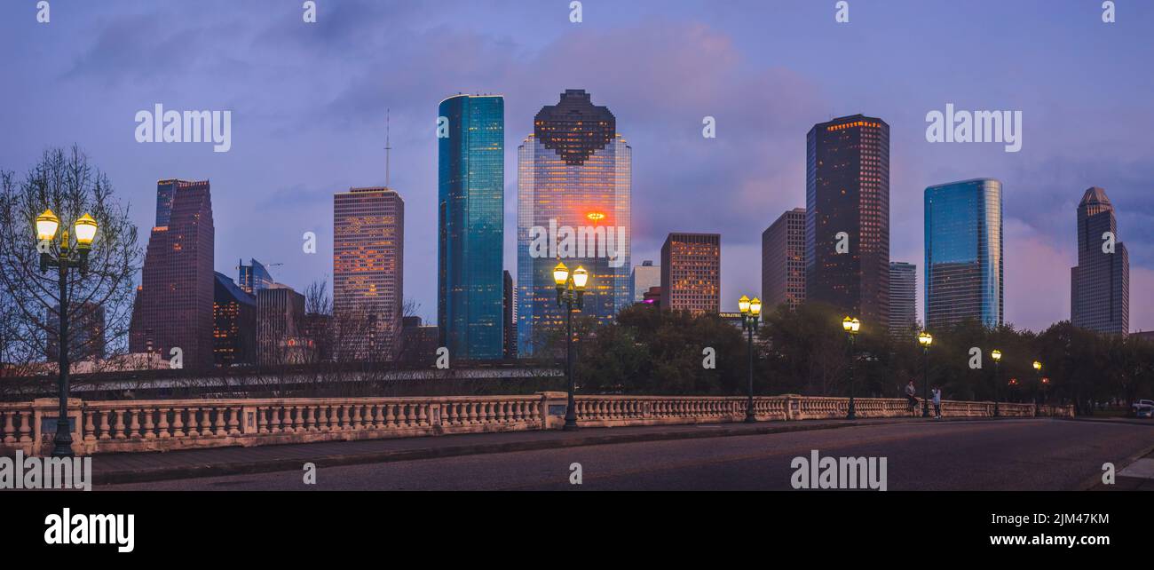 Urban skyline glass buildings hi-res stock photography and images - Alamy