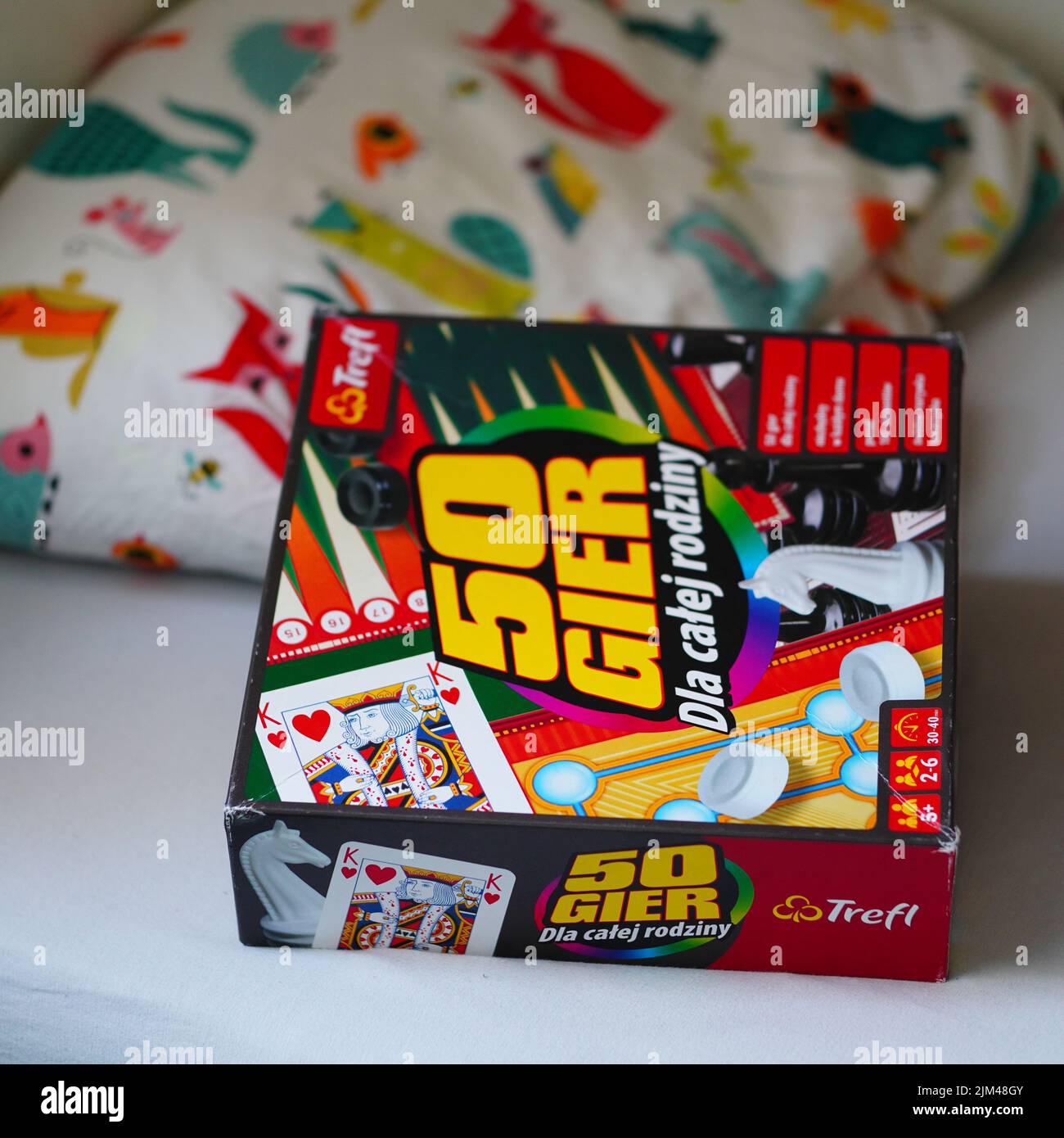 Card board box hi-res stock photography and images - Alamy