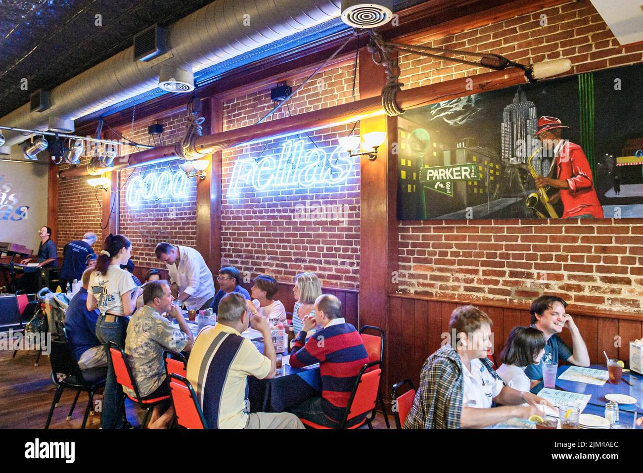 Goodfellas food scene hi-res stock photography and images - Alamy