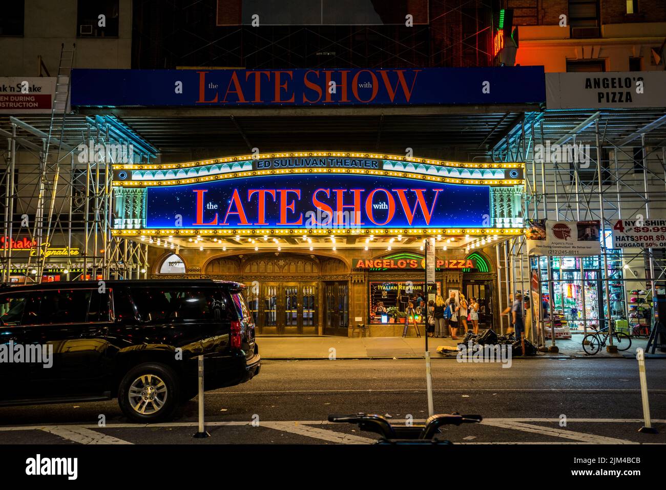Show building hi-res stock photography and images - Alamy