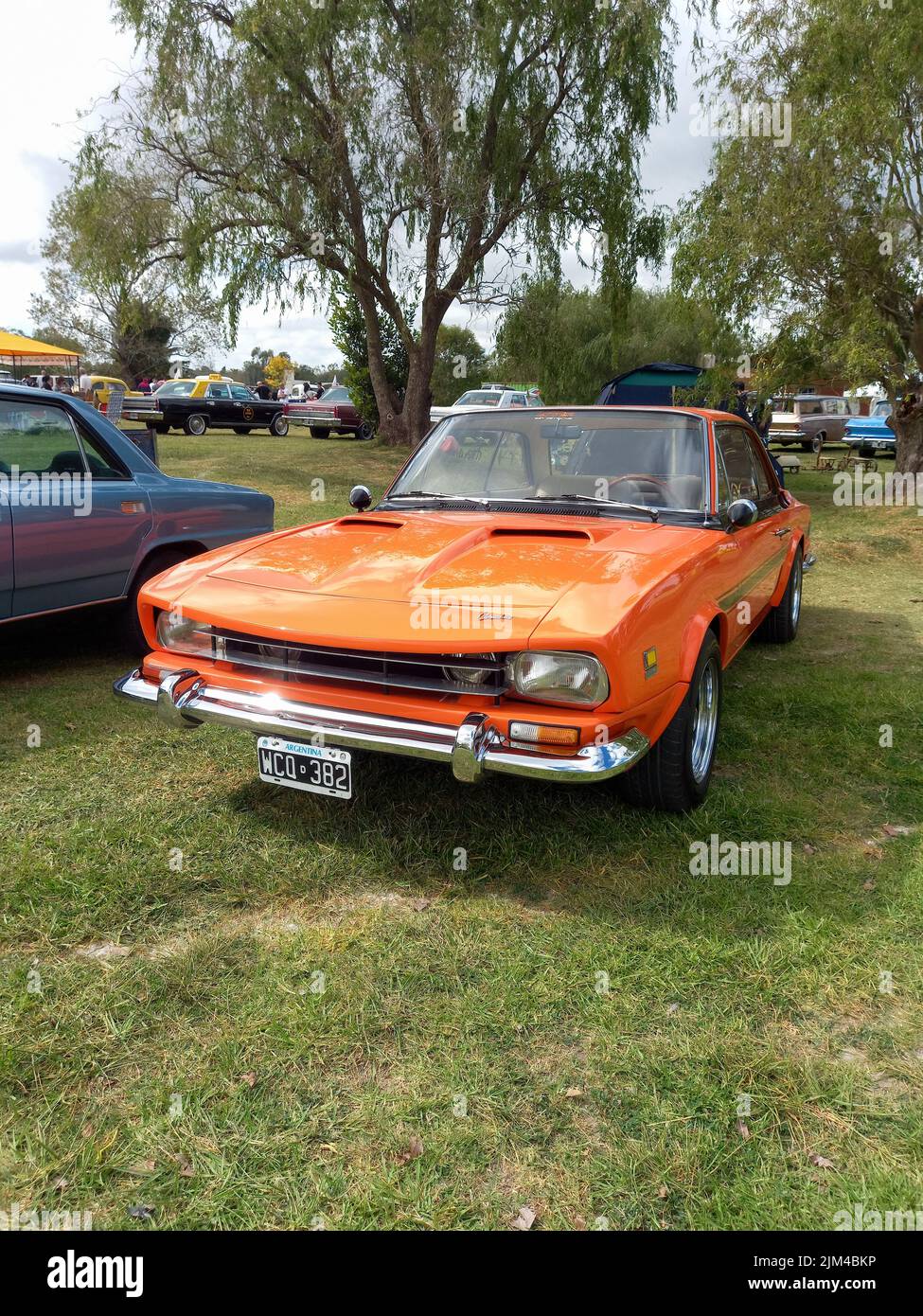 Old IKA Renault Torino Lutteral Comahue coupe 1968 - 1978 countryside ...