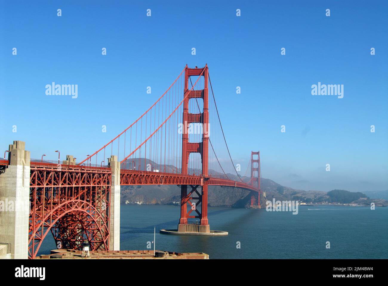 A beautiful shot of the Golden Gate Bridge in San Francisco, California ...