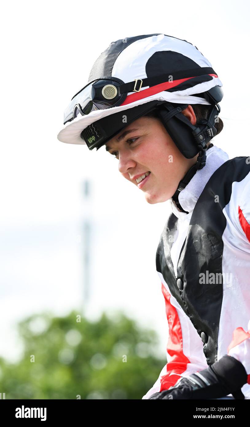 Mollie phillips jockey hi-res stock photography and images - Alamy