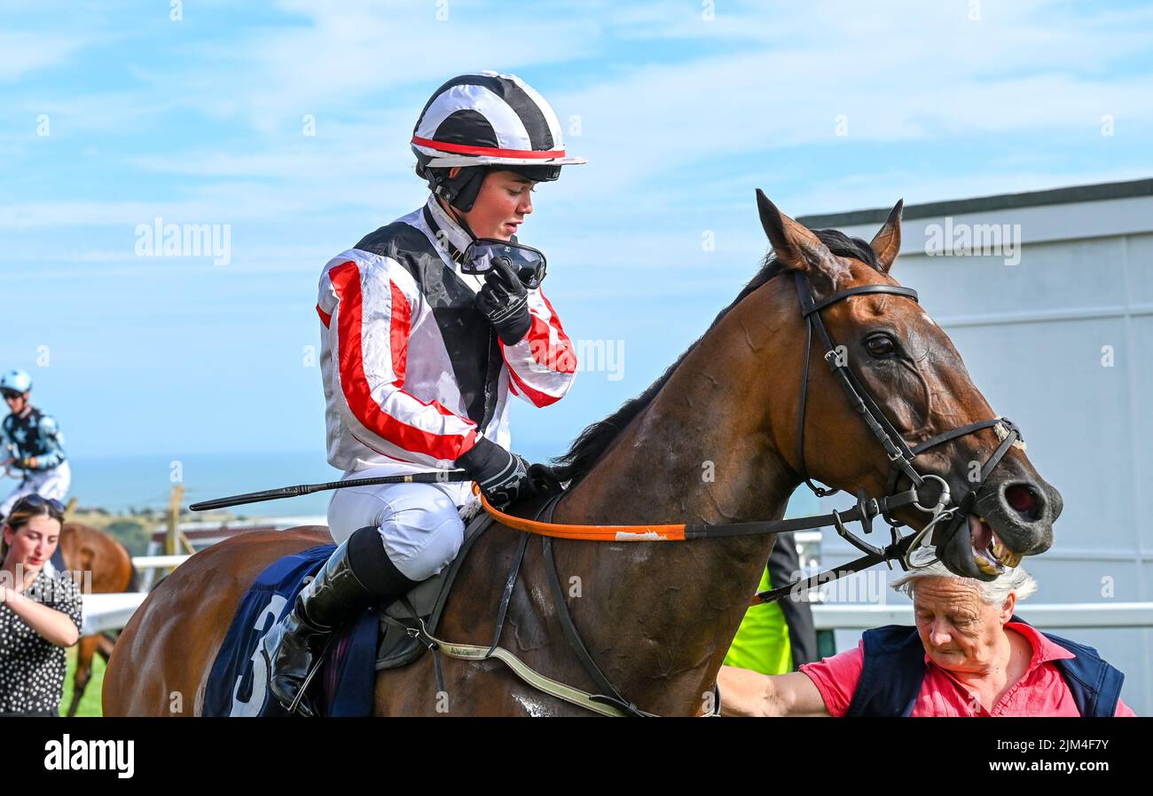 Female jockeys hi-res stock photography and images - Alamy
