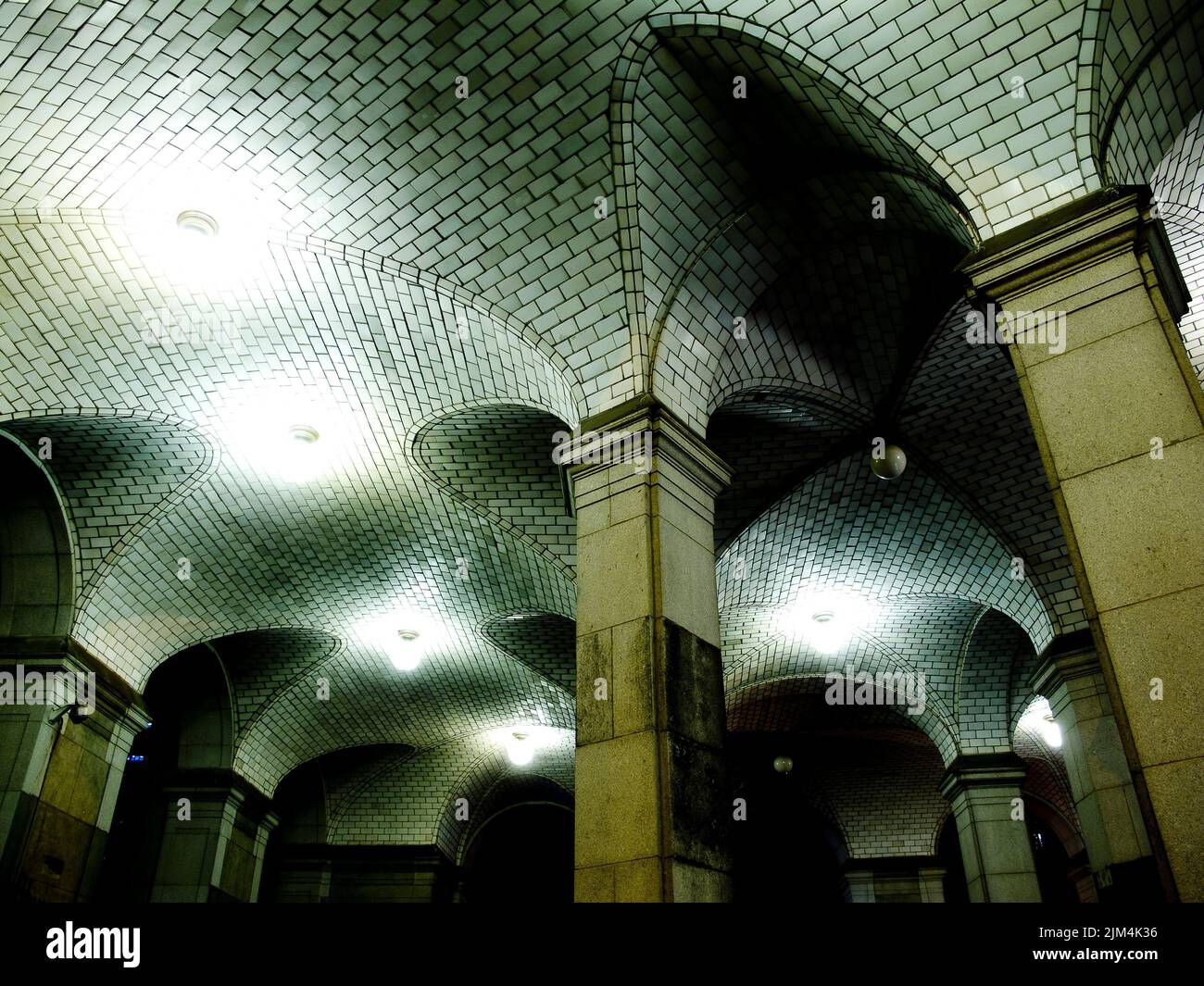 Columns under hi-res stock photography and images - Alamy