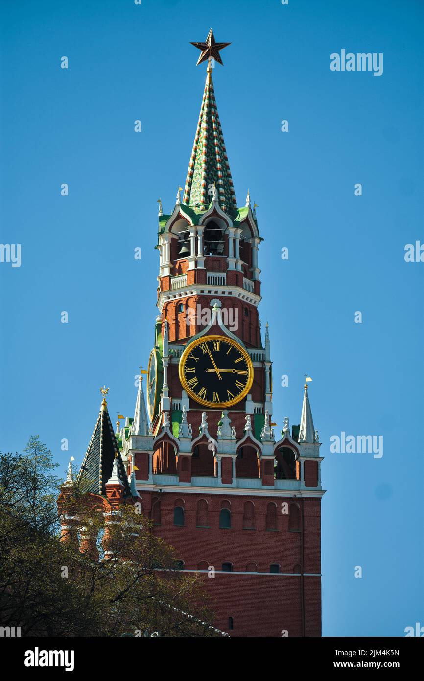 Spasskaya bashnya tower hi-res stock photography and images - Alamy