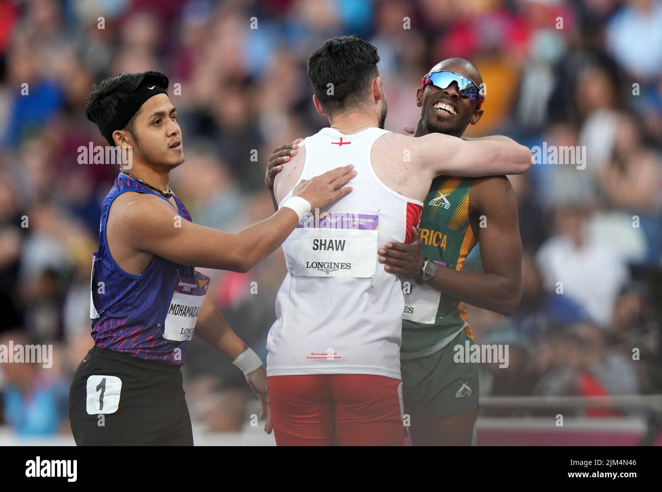 England's Zachary Alexander Shaw (centre) celebrates taking silver with ...