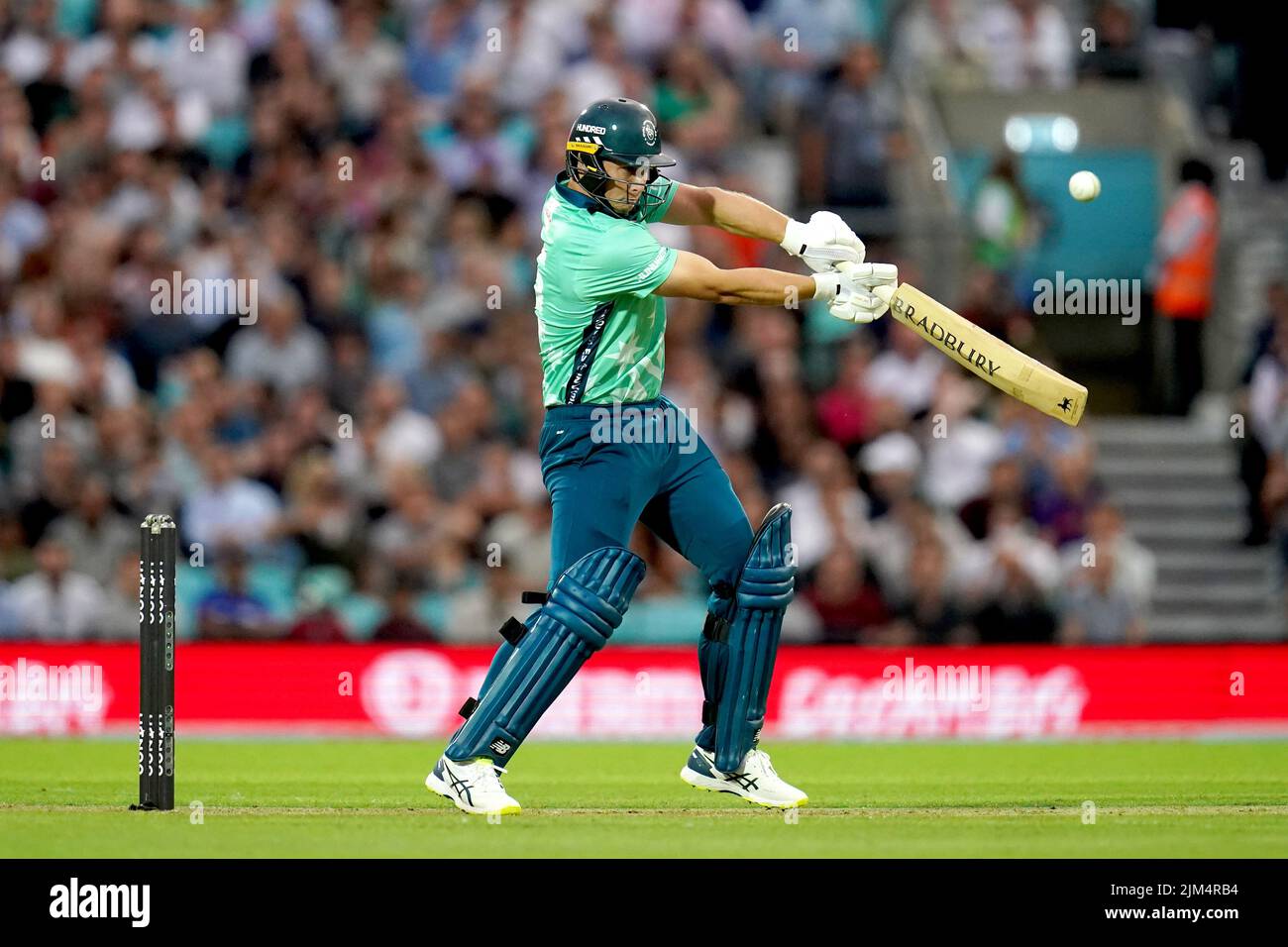 Oval Invincible's Hilton Cartwright batting during The Hundred match at ...