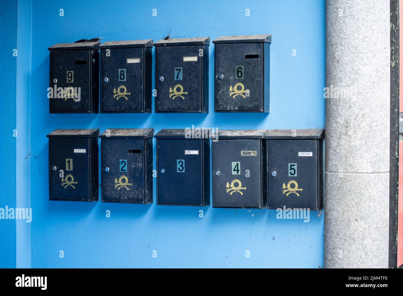Open letterbox on house hi-res stock photography and images - Alamy