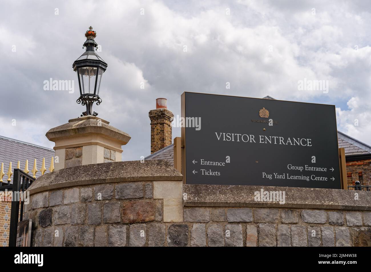 Windsor Castle Visitor Entrance Sign Stock Photo - Alamy