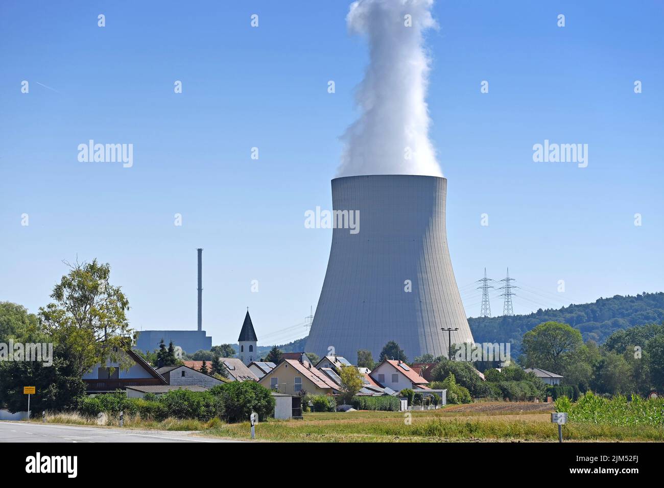 Essenbach, Deutschland. 04th Aug, 2022. Nuclear power plant ISAR 2 ...