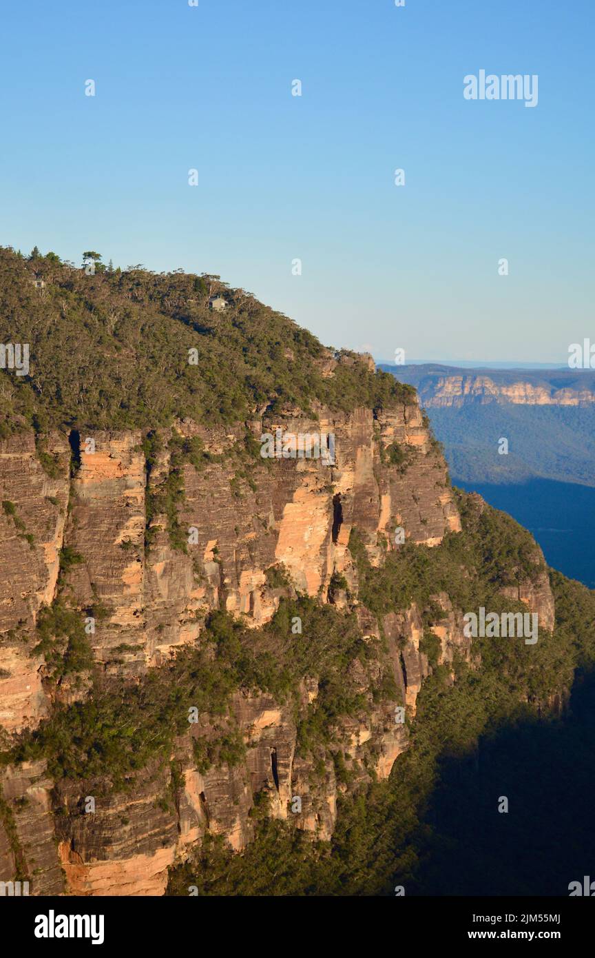 A view of the escarpment at Leura from the Gordon Falls Lookout in the ...