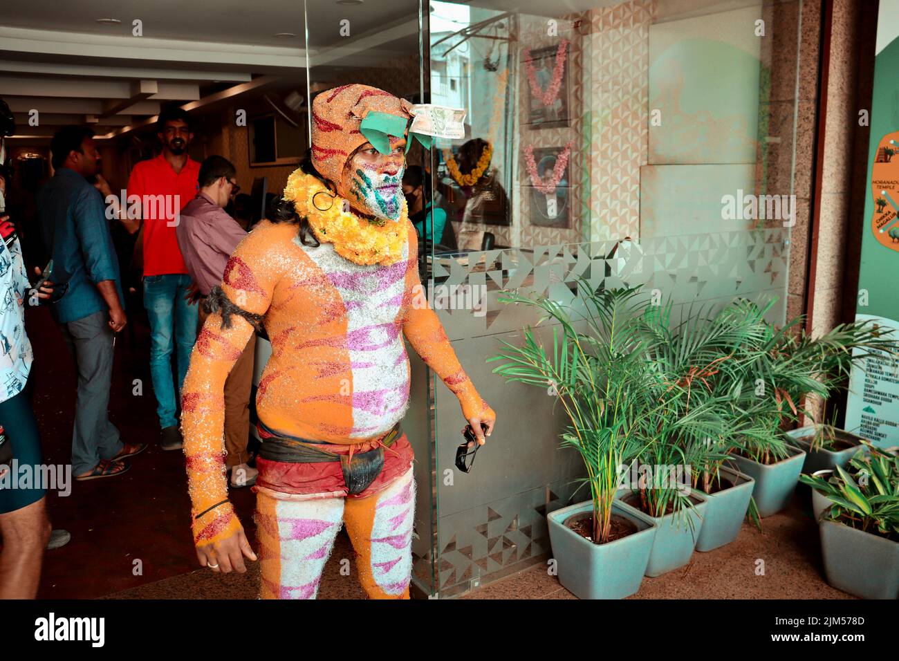 Indian body paint hi-res stock photography and images - Alamy