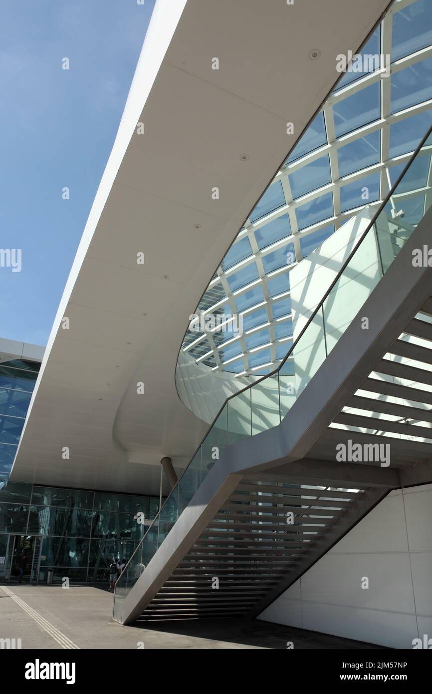 The RET Metro station at The Hague / Den Haag Centraal main railway ...