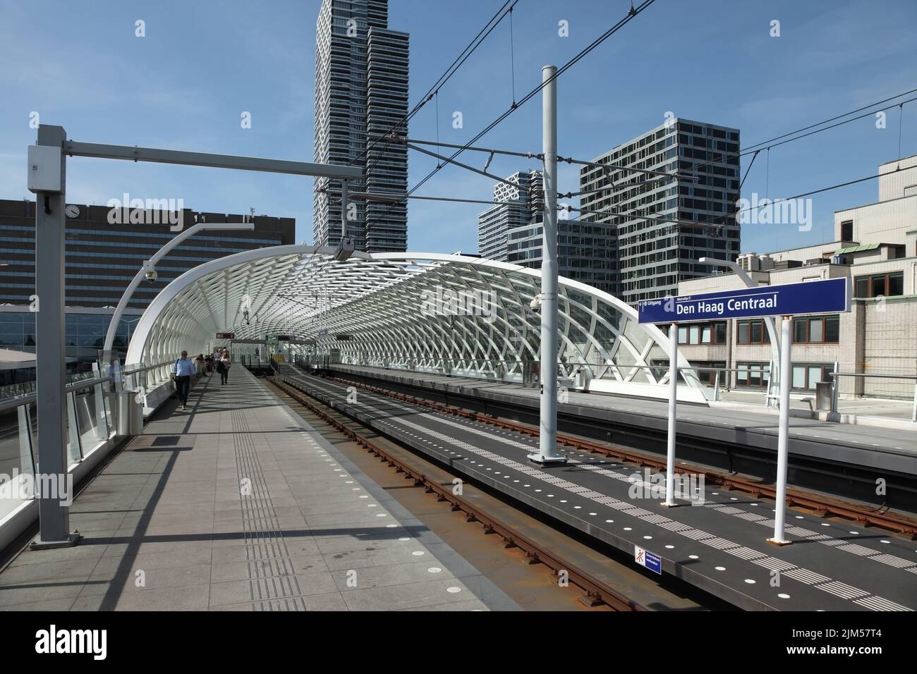 The RET Metro station at The Hague / Den Haag Centraal main railway ...