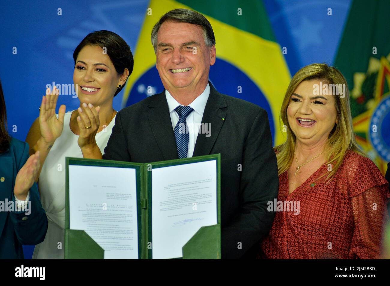 BRASÍLIA, DF - 04.08.2022: BOLSONARO ASSINA AUMENTO PISO ENFERMAGEM ...