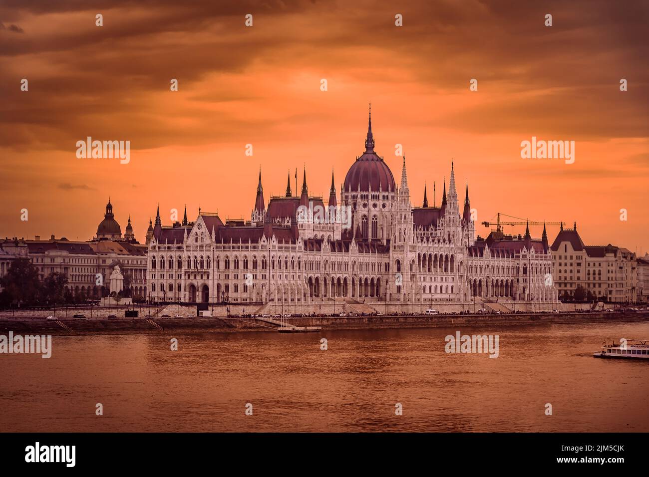 The beautiful exterior design of Hungarian Parliament Building with sea ...