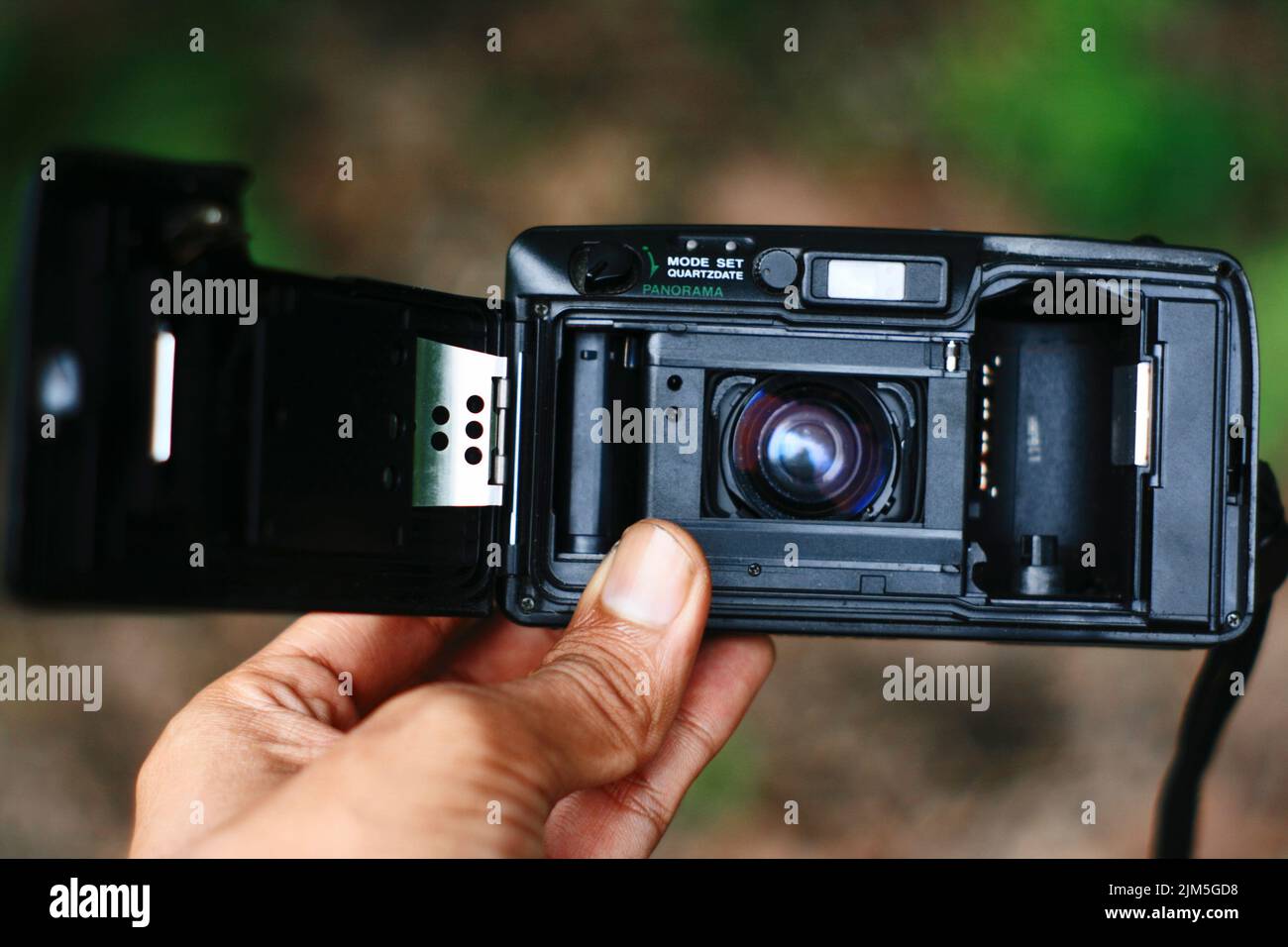 Rear view analog camera Stock Photo - Alamy
