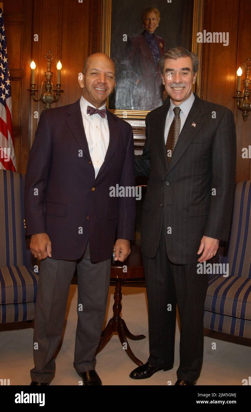 Office of the Secretary - Secretary Carlos Gutierrez with Mayor Anthony ...