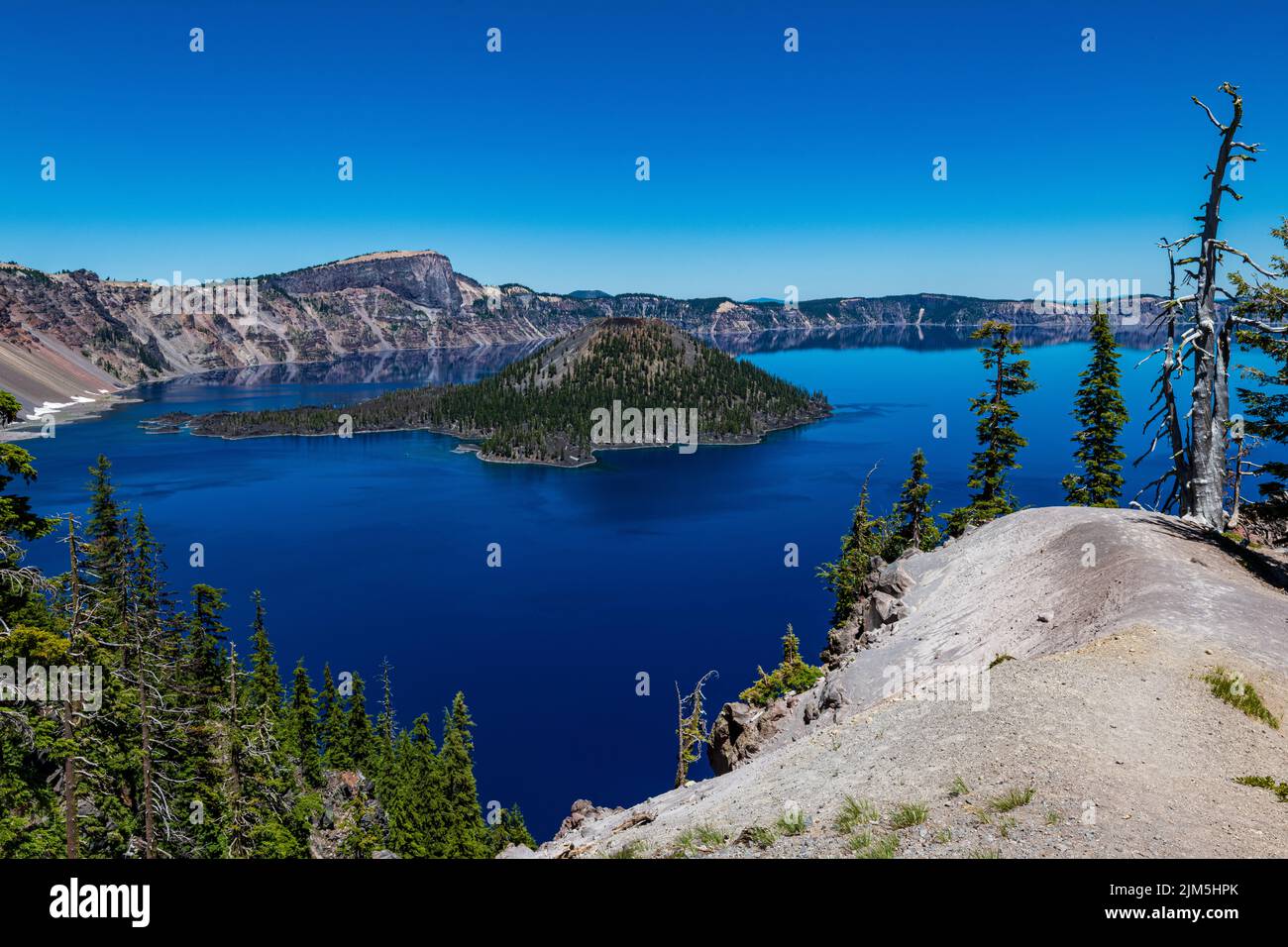 Deep blue water of Crater lake from Discovery Point Stock Photo - Alamy