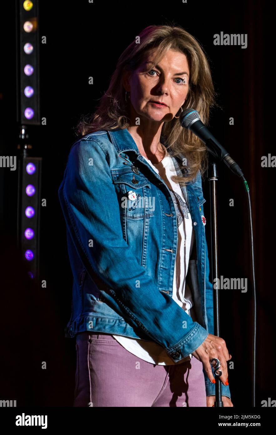 Jo caulfield comedian hi-res stock photography and images - Alamy