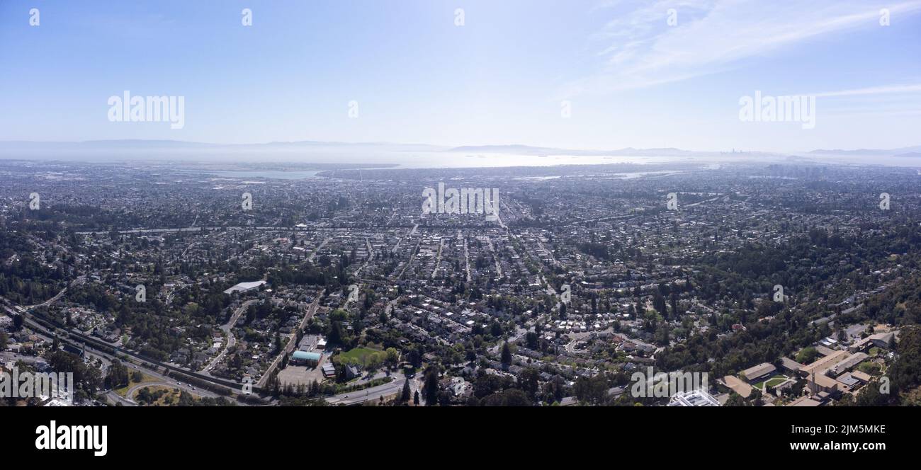 An aerial panorama of Oakland, California, and the rest of the Bay Area ...