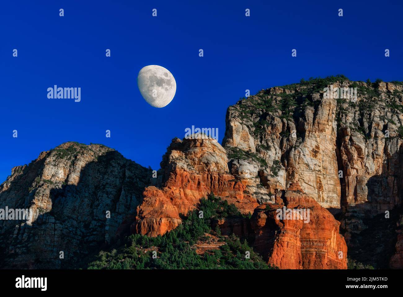 Moon over rocks sandstone hi-res stock photography and images - Alamy